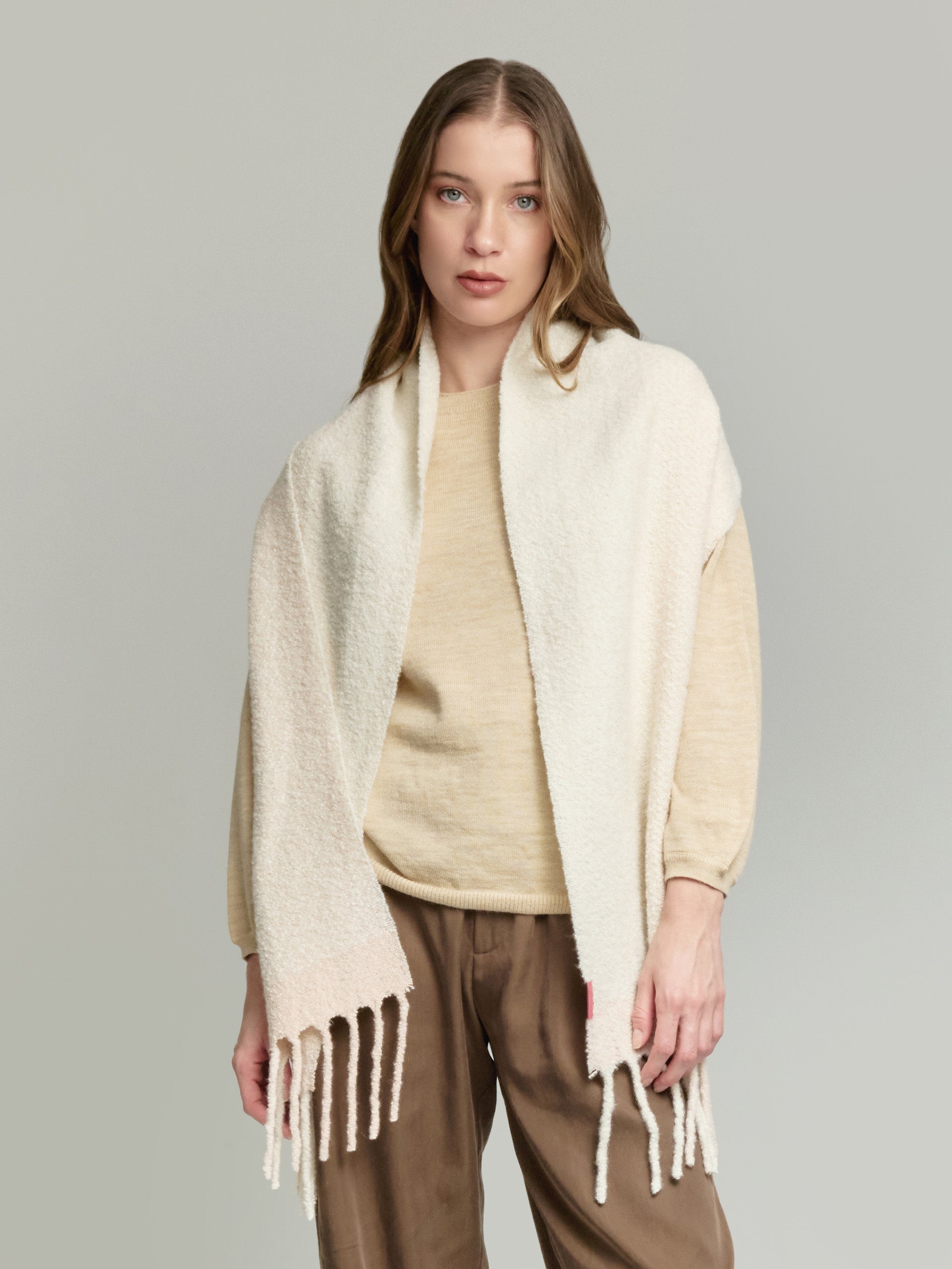 Yanapi Scarf Baby Alpaca Color Beige