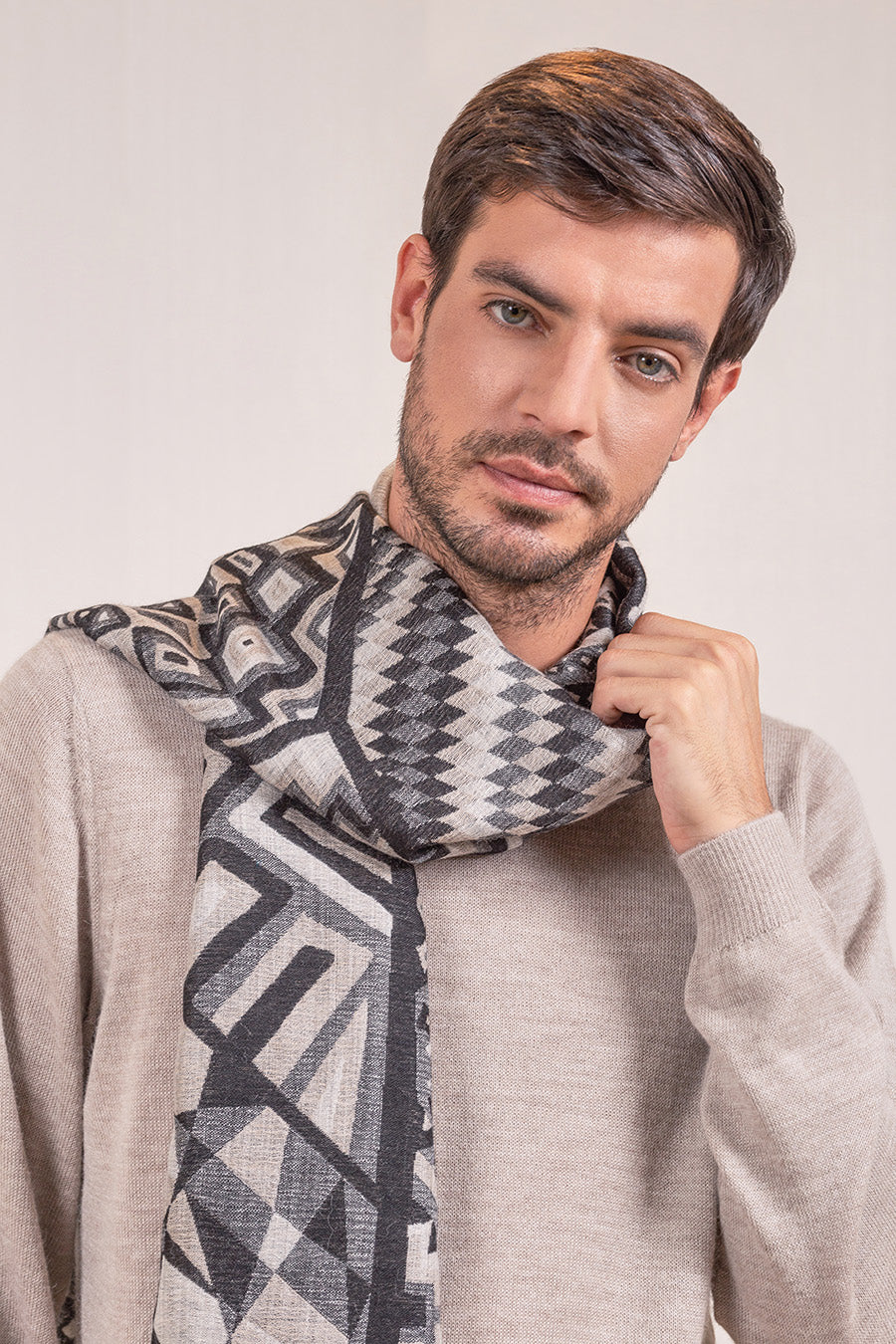 Vinelli Shawl Baby Alpaca Color Black