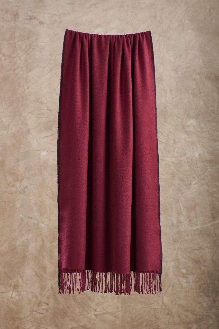 Bella Shawl Vicuña Color Guinda